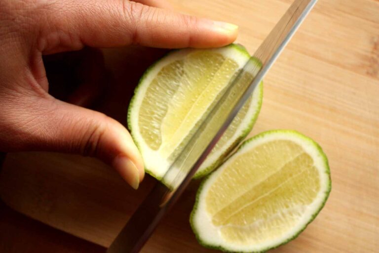 How to Cut a Lime for Squeezing: Expert (but Stunningly Simple) Tips ...