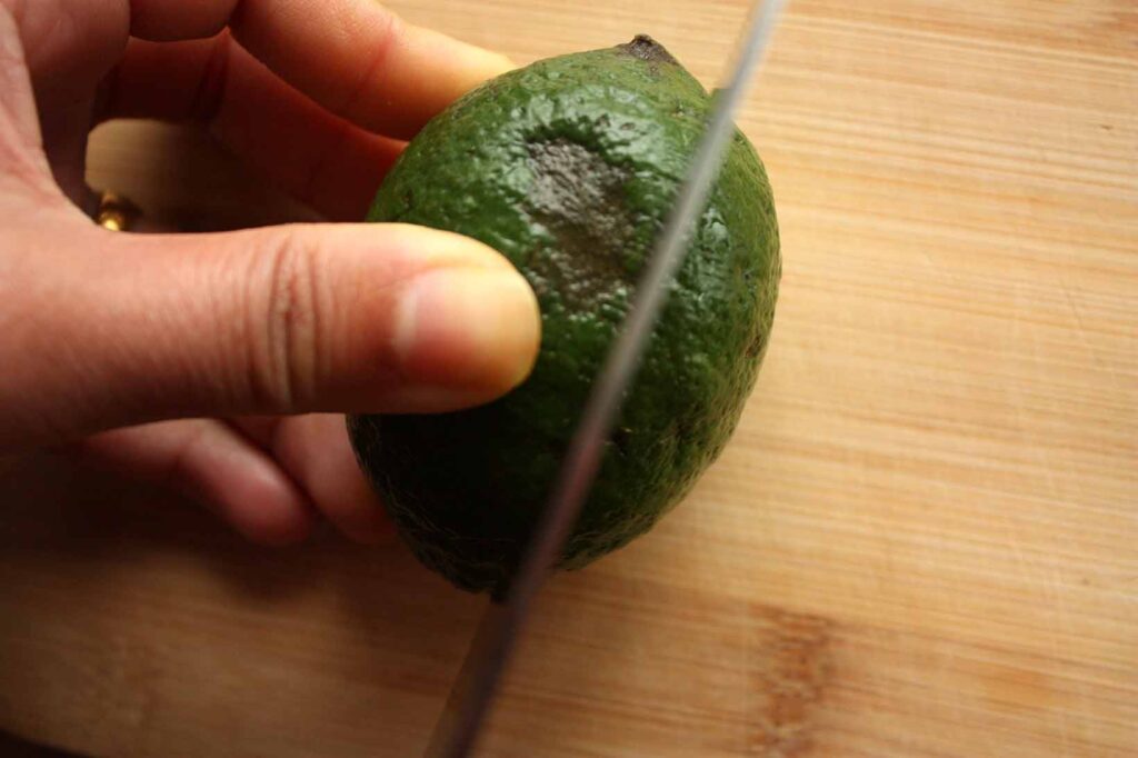 How to Cut a Lime for Squeezing: Expert (but Stunningly Simple) Tips ...